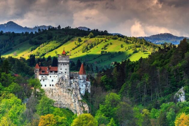 17 Obiective Turistice în Fundata Moieciu Bran